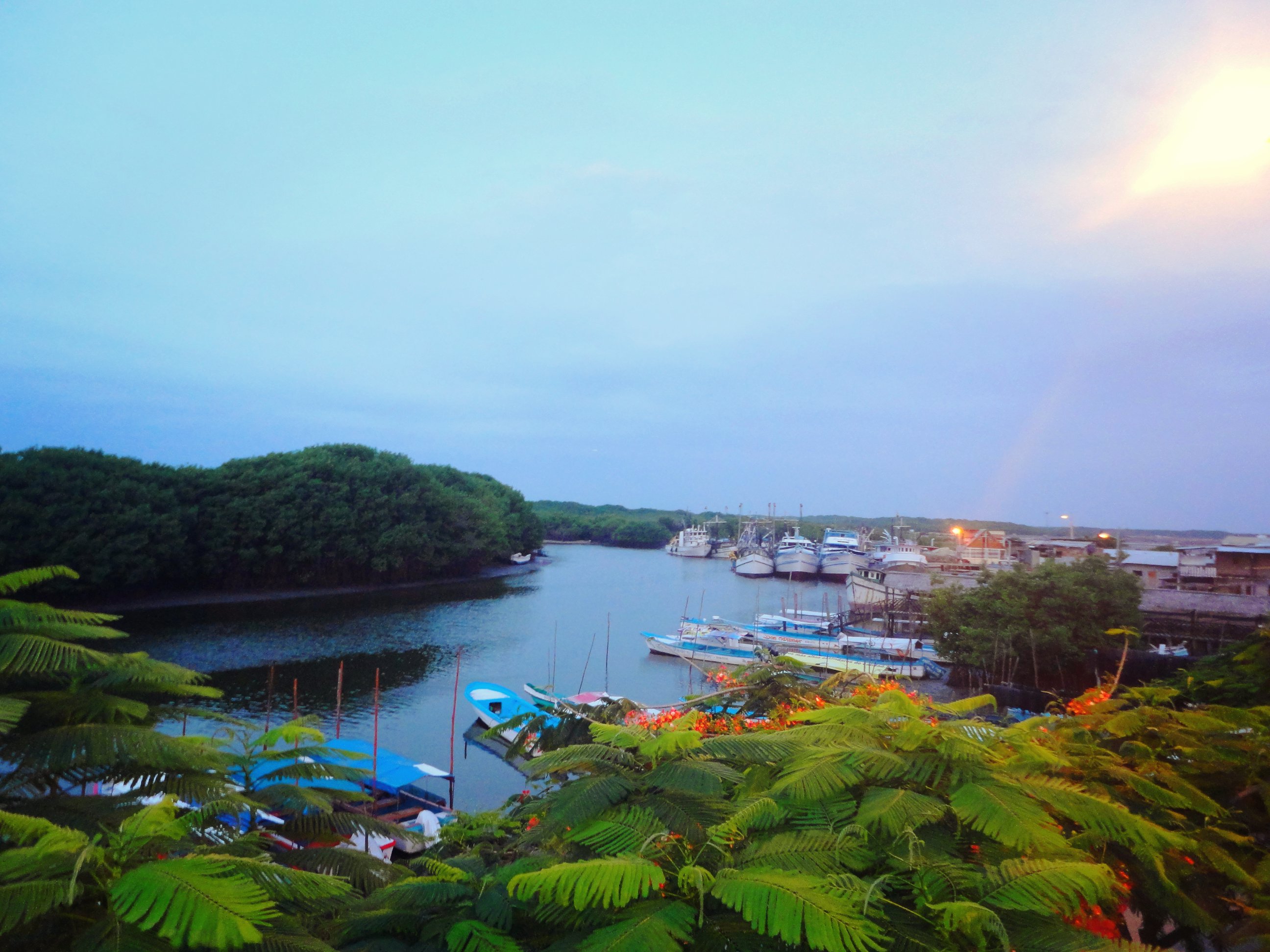 Foto: Atardecer en Puerto el Morro - Puerto el Morro (Guayas), Ecuador