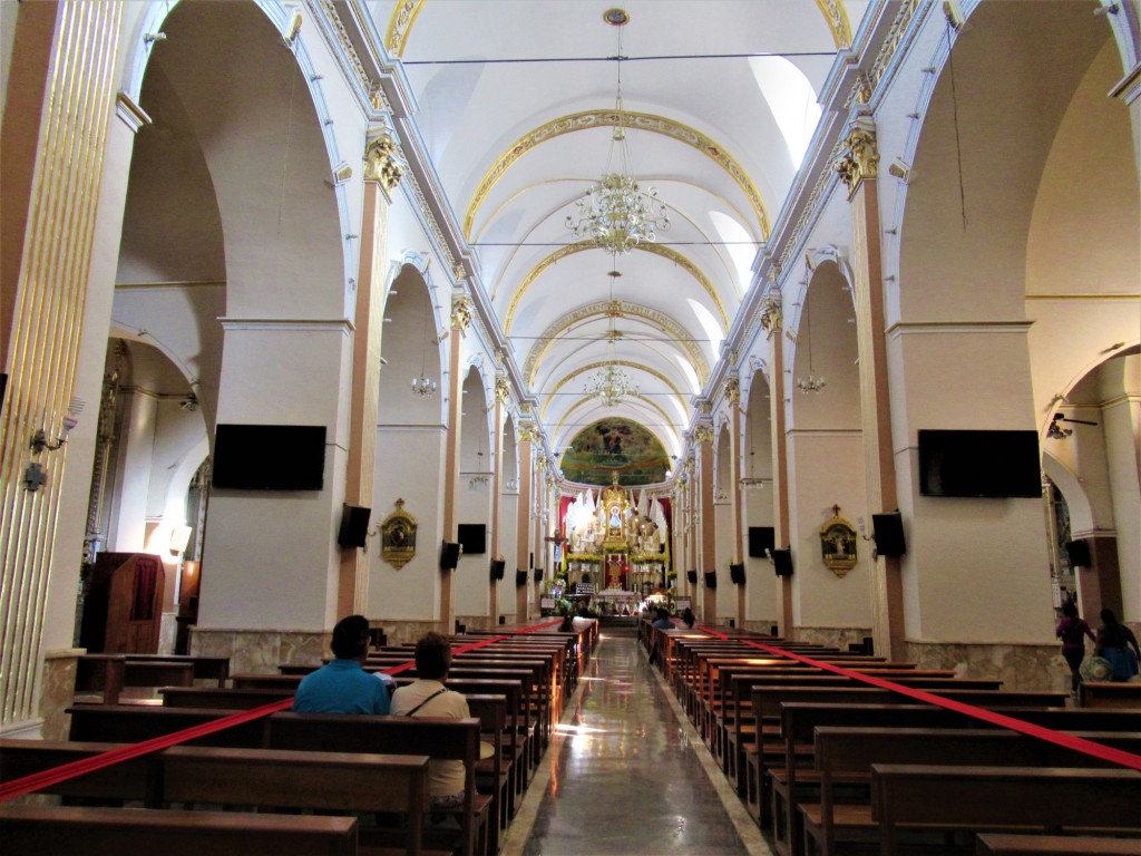 Foto: Templo de San Ildefonso, santuario de la Virgen María de Urqupiña, - Quillacollo ...